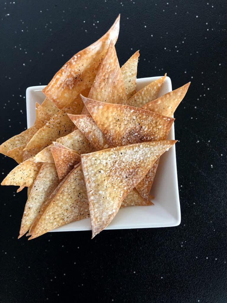 Salt and Pepper Wonton Crackers - Appetizer Bliss