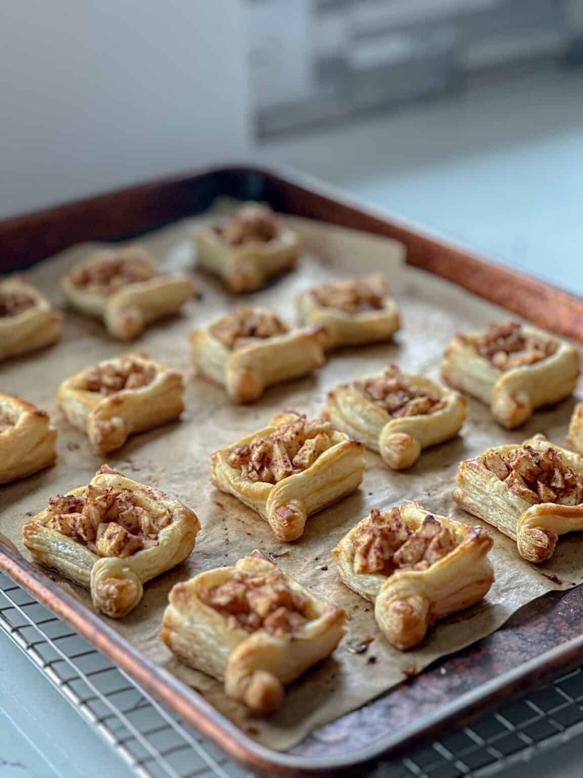 Mini Puff Pastry Apple Tart - Appetizer Bliss